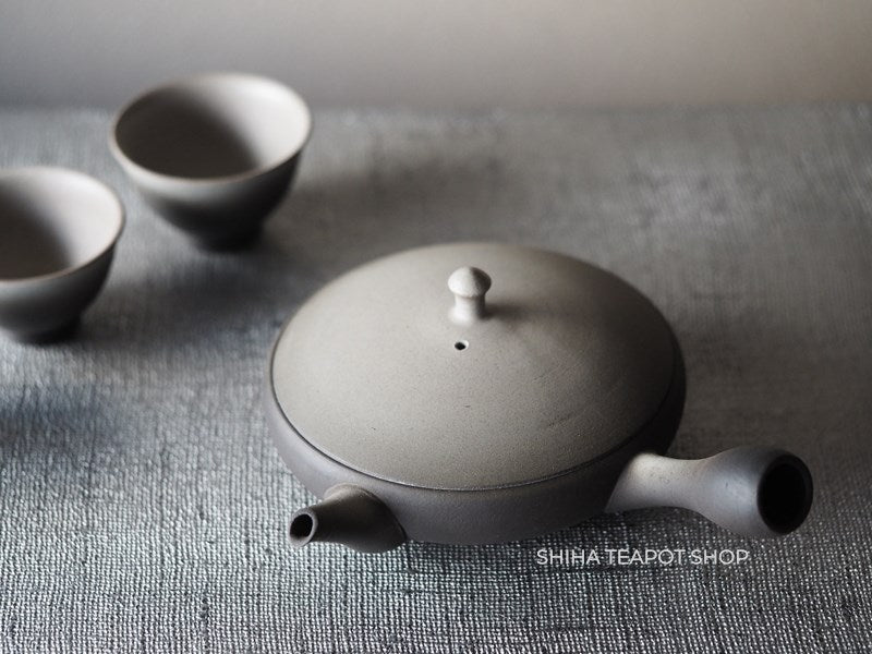 MAEKAWA JUNZO Black Gradation Flat Teapot KYUSU – SHIHA TEAPOT SHOP