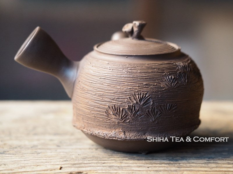 TOJU Chagama Teapot Pine leaves 陶寿 – SHIHA TEAPOT SHOP